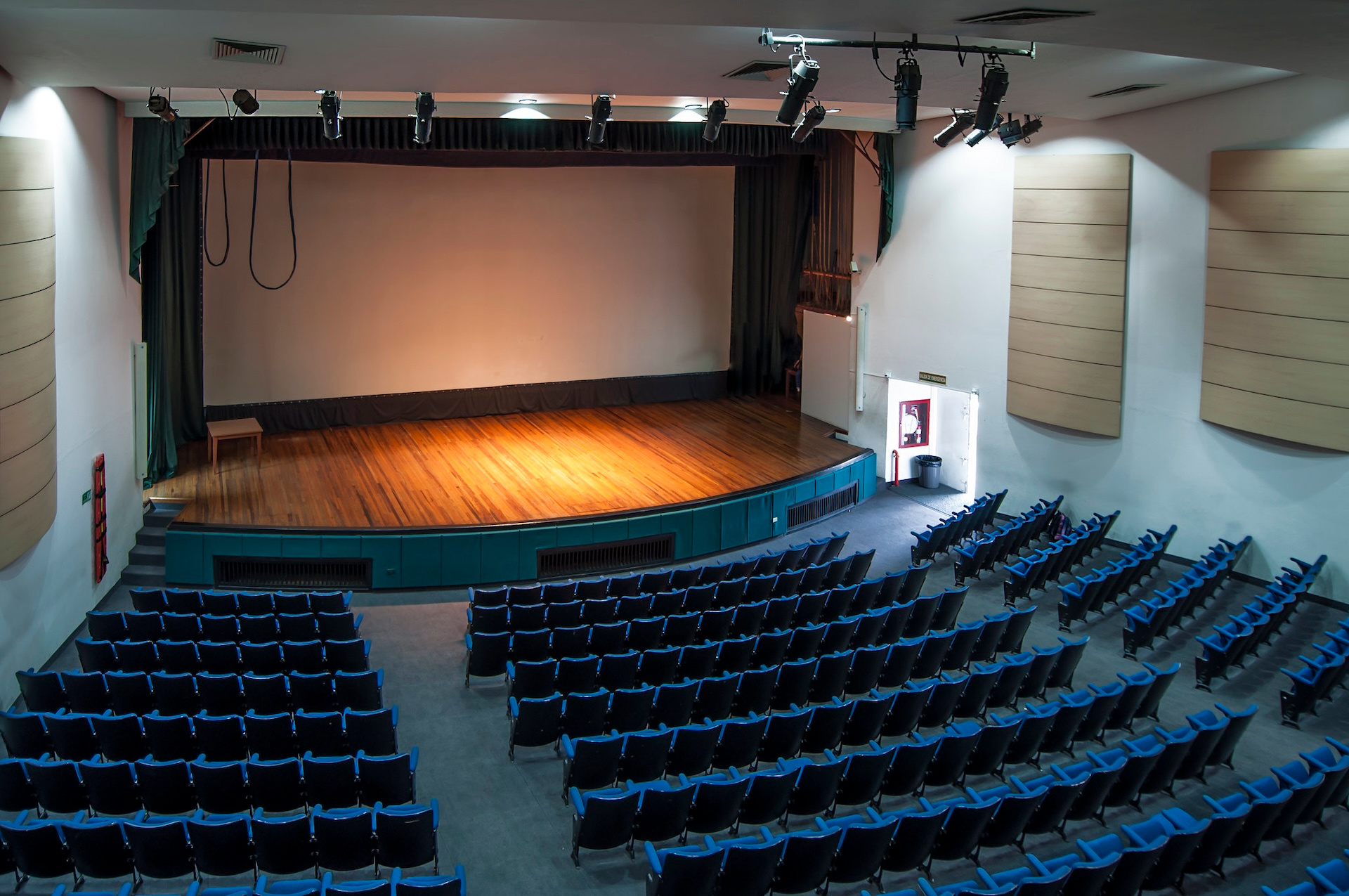 Auditorium Seating Dimensions: Balancing Space and Experience | AVIXA ...